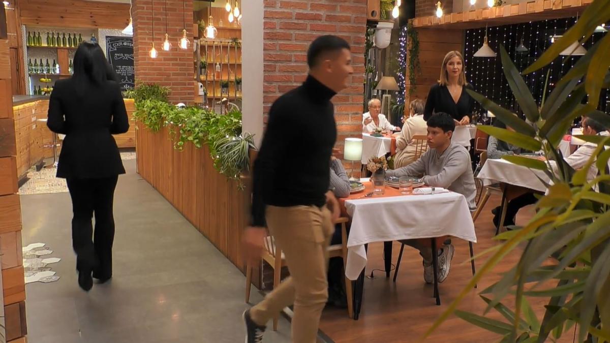 First Dates: la curiosa reacción de un soltero al ver que su cita se ...