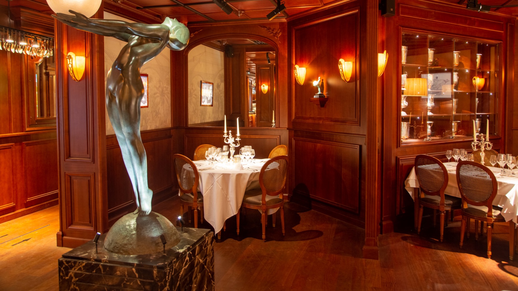 Les Grands Buffets, un parque temático para los amantes de la ...