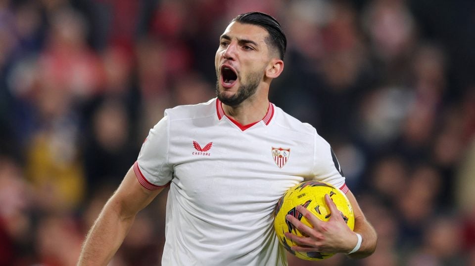 Quién es Rafa Mir: su novia, sus padres y hermanos y en qué equipo juega