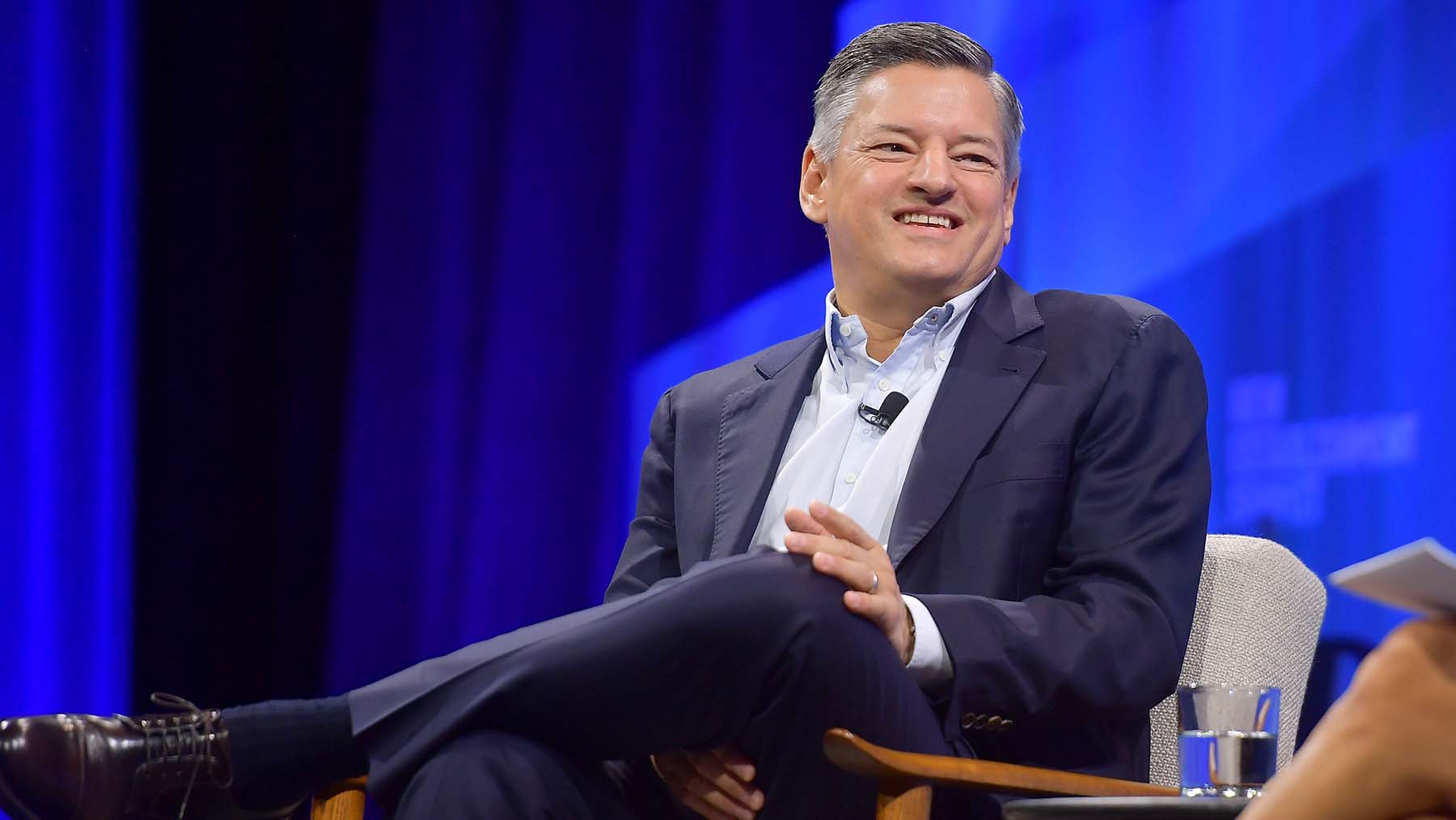 Ted Sarandos tranquiliza a los creativos: la IA no les "quitará su trabajo"