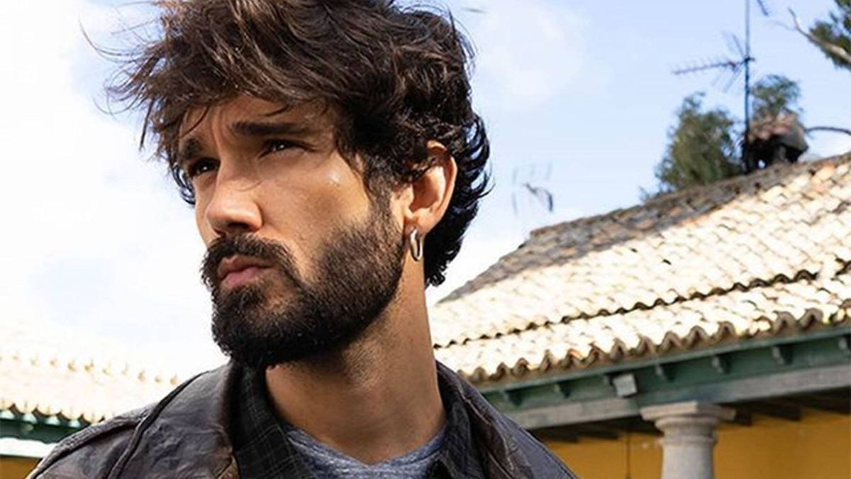 Quién es Oliver Ruano: su edad, su pareja y biografía del actor de 'Eva ...