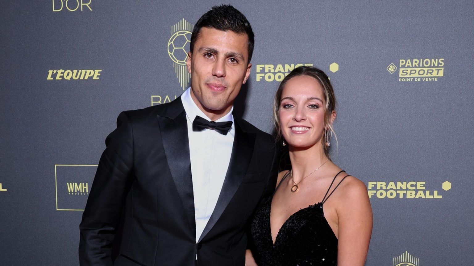 La vida de Rodri Hernández: su novia, su lesión, sus padres y los ...