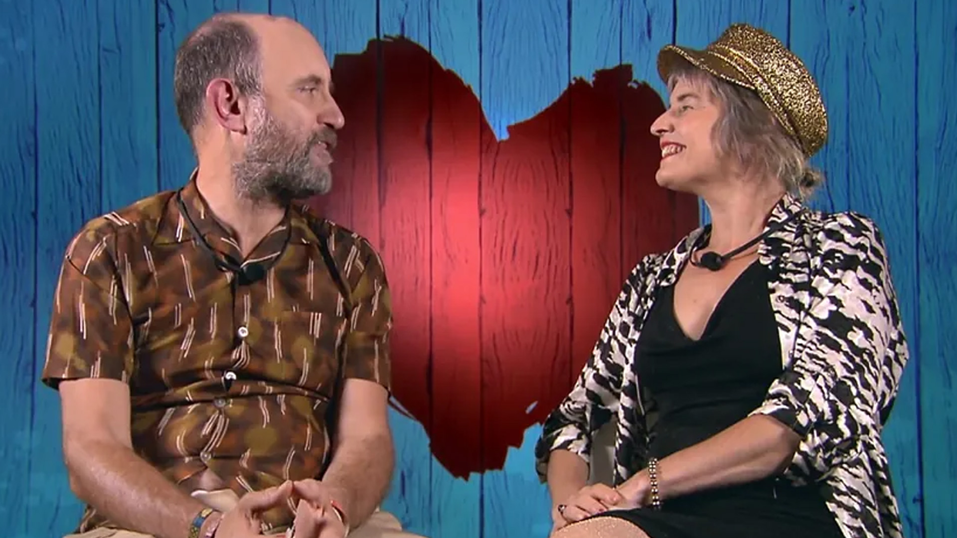 First Dates Hotel: una soltera sorprende al confesar que es hermana de ...