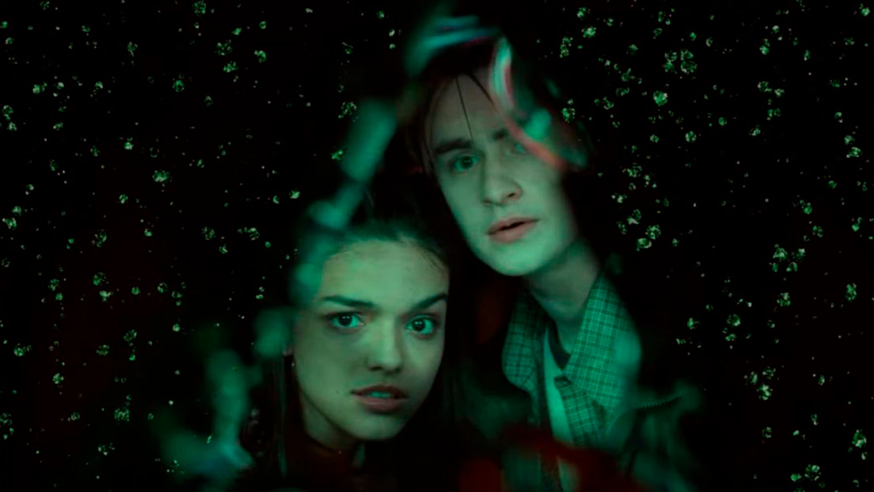 Tráiler de 'Y2K': la comedia apocalíptica de A24 se ríe del efecto 2.000