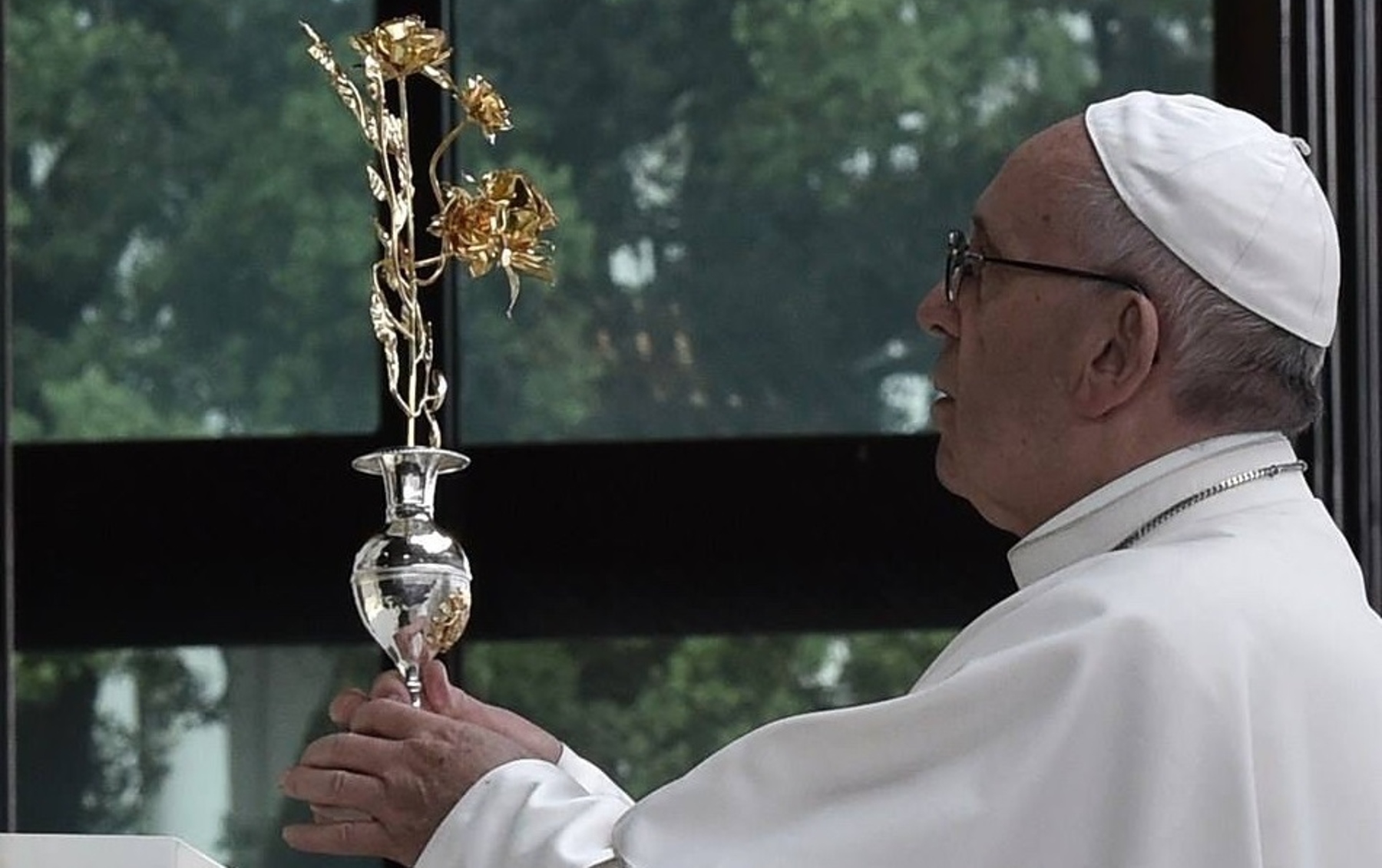 El Papa Francisco concede la tercera Rosa de Oro en España a la Virgen ...