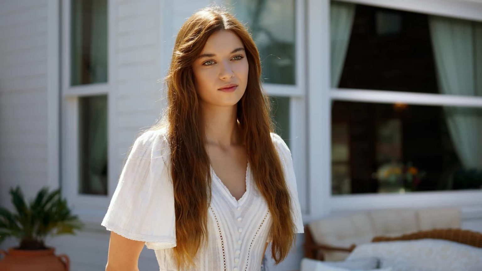 Afra Saraçoglu: su edad, su pareja y biografía de Seyran en 'Una nueva ...