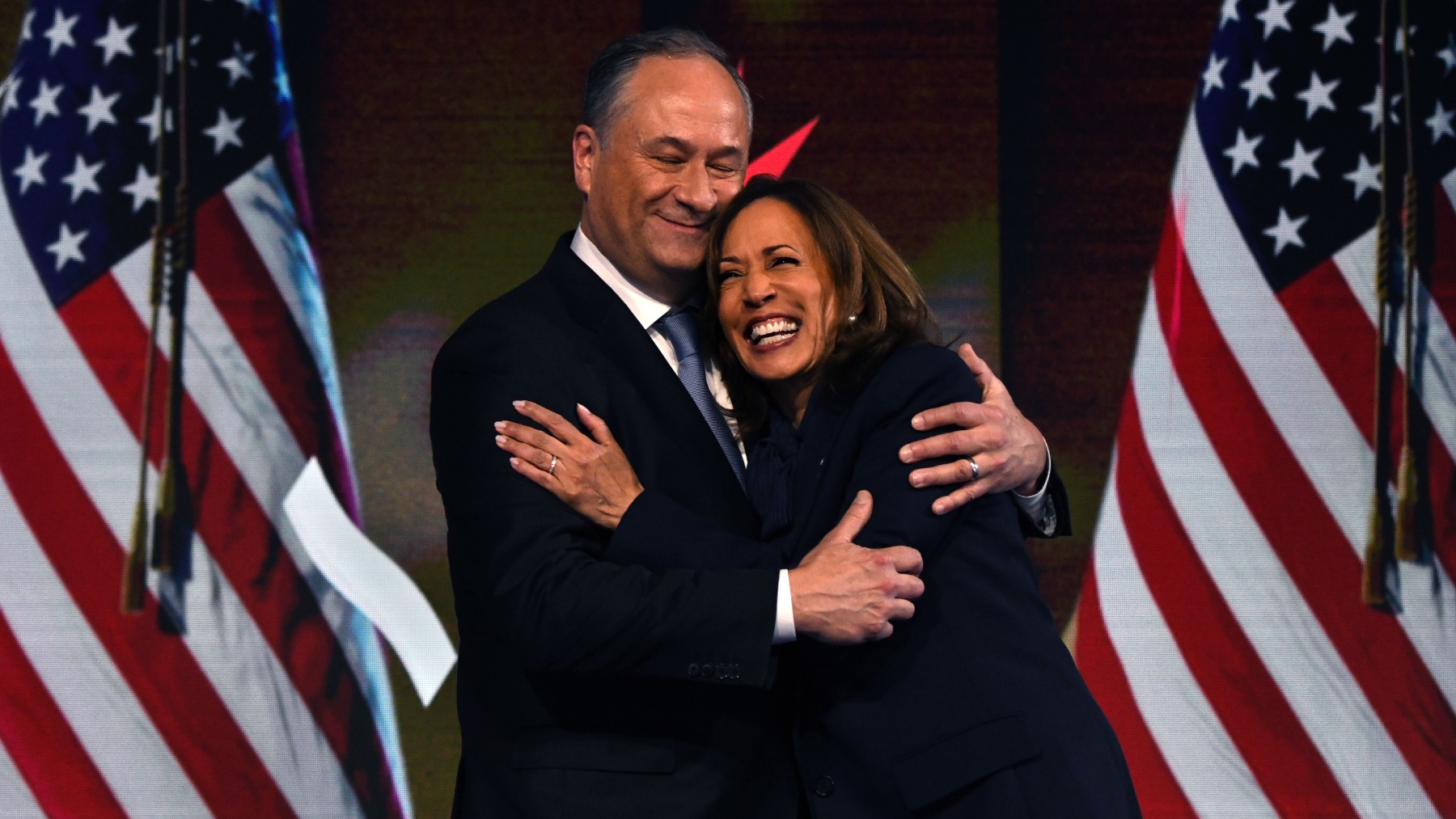 El marido de Kamala Harris Douglas Emhoff niega haber pegado a una ...