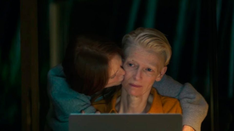 Dónde ver 'Dublineses': la película a la que Pedro Almodóvar rinde tributo en 'La habitación de ...