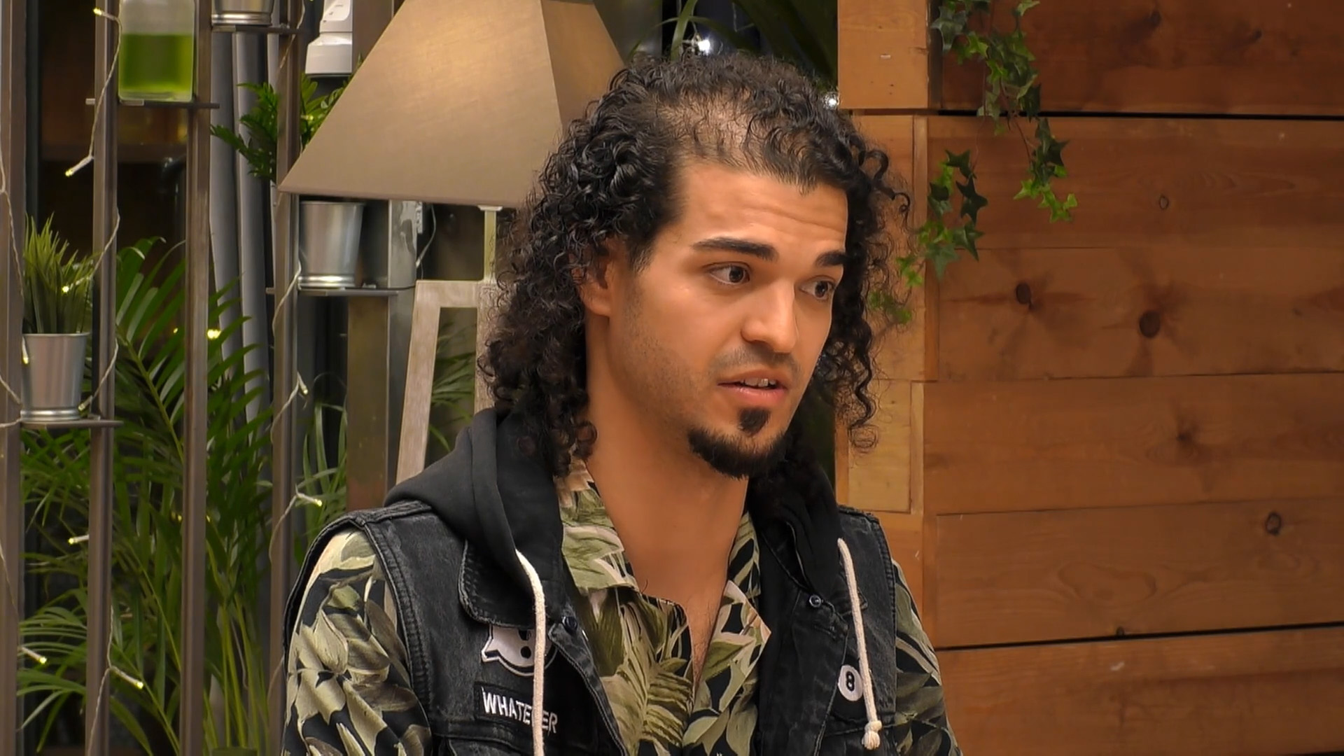First Dates: una soltera, impactada al saber la profesión de su cita