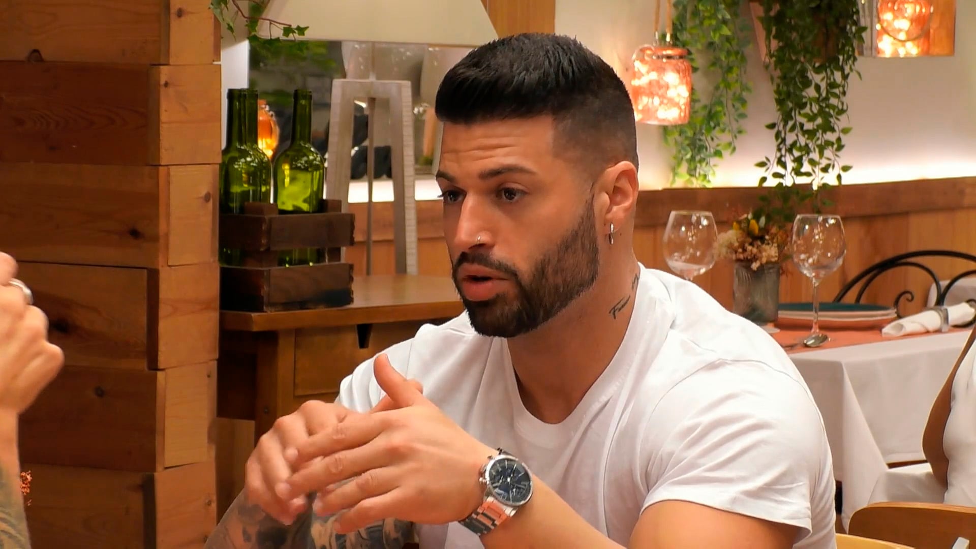 First Dates: una soltera, impactada ante el comentario machista de su cita