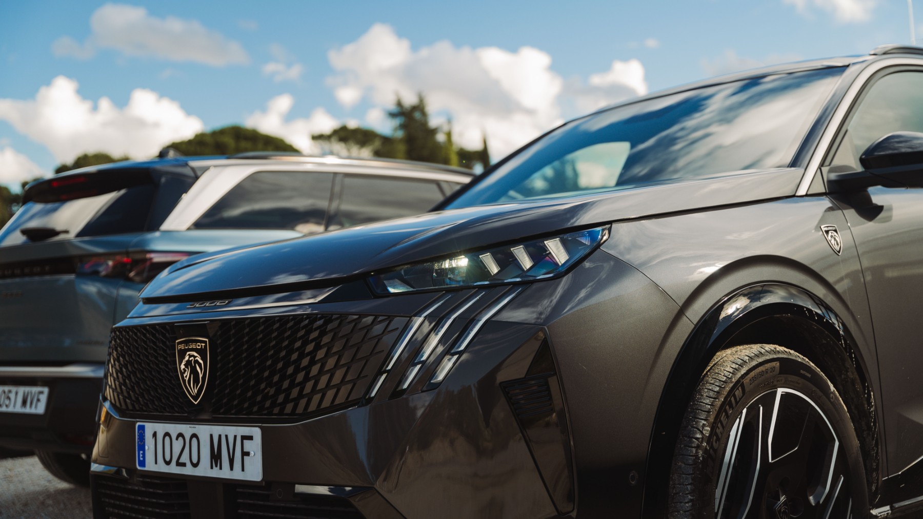 Peugeot provoca un seísmo en el mercado de los SUV con el nuevo 5008