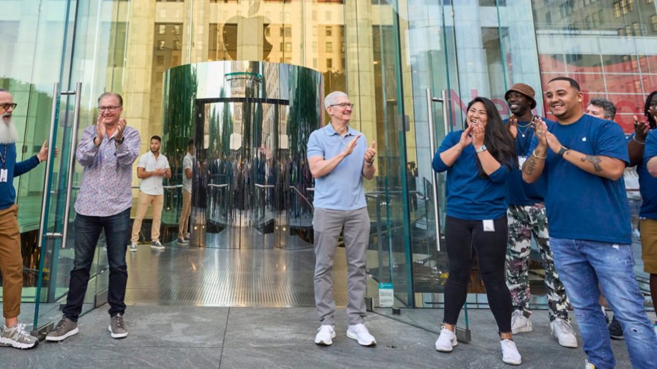 Tim Cook, el madrugador que dirige Apple y ayuda a Nike