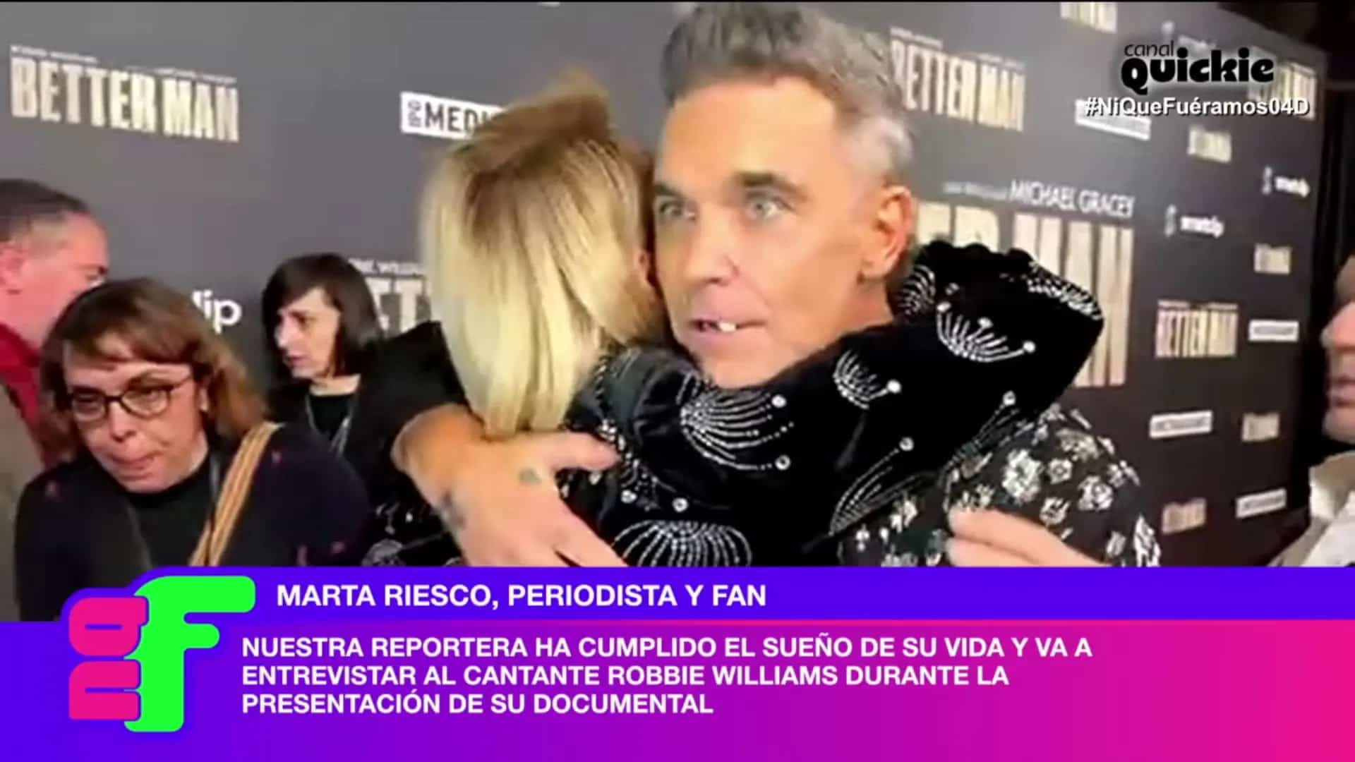 Robbie Williams reconoce a Marta Riesco en directo en 'Ni que fuéramos'