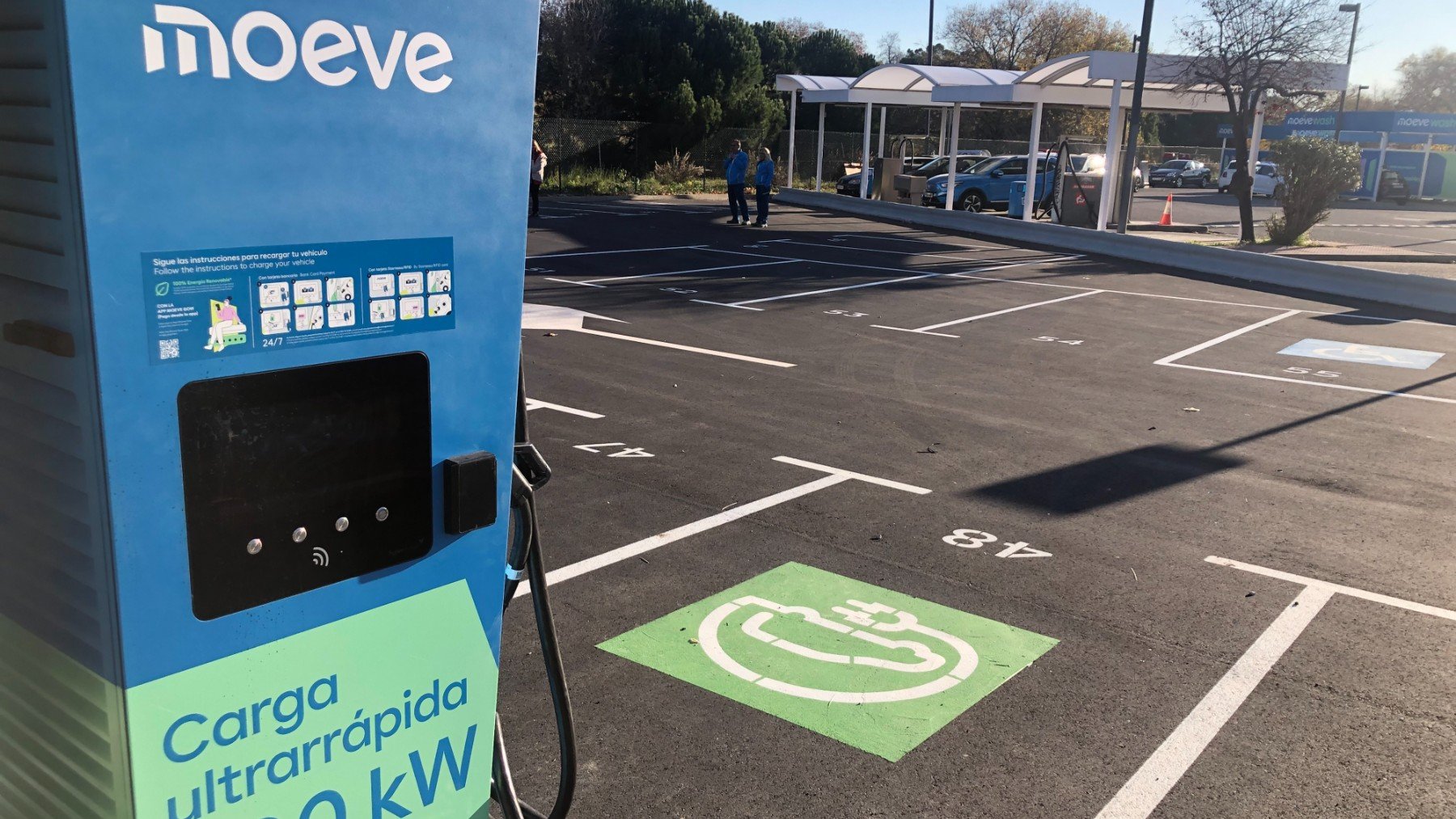 Moeve revoluciona el concepto de las estaciones de servicio