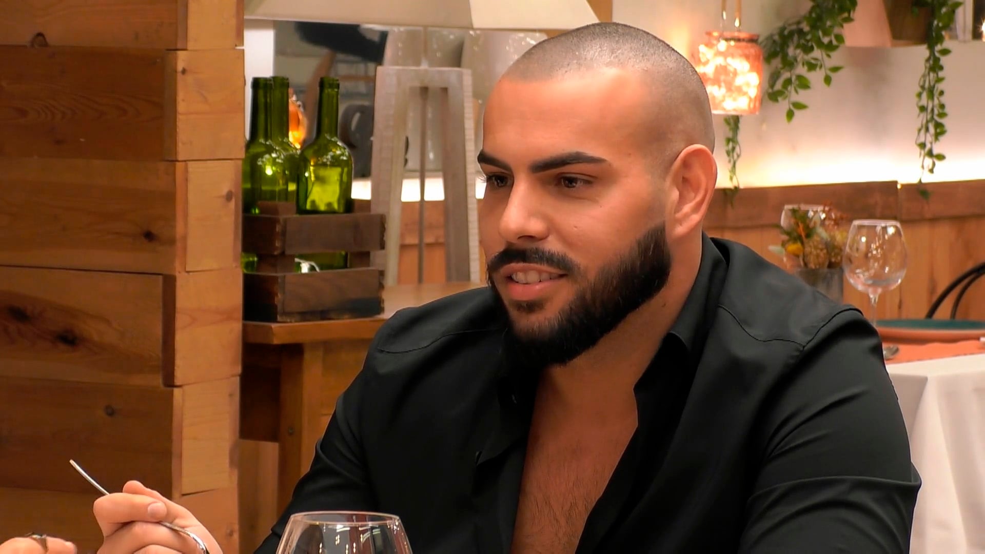 First Dates: una soltera da un toque de atención a su cita