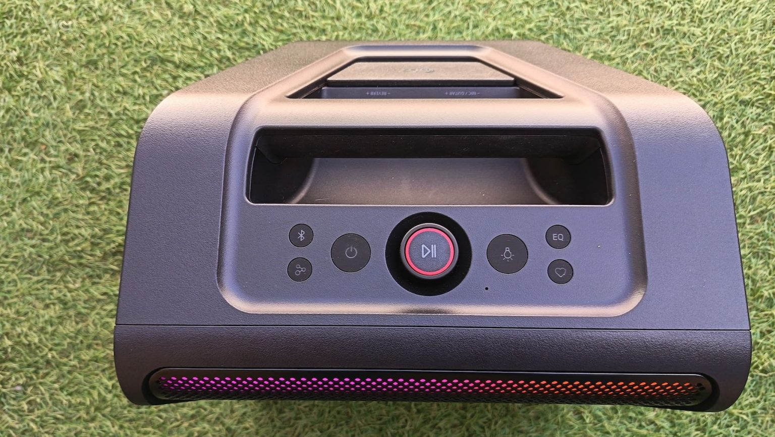 LG xboom Stage 301: sonido potente, luces dinámicas y una app que lo ...
