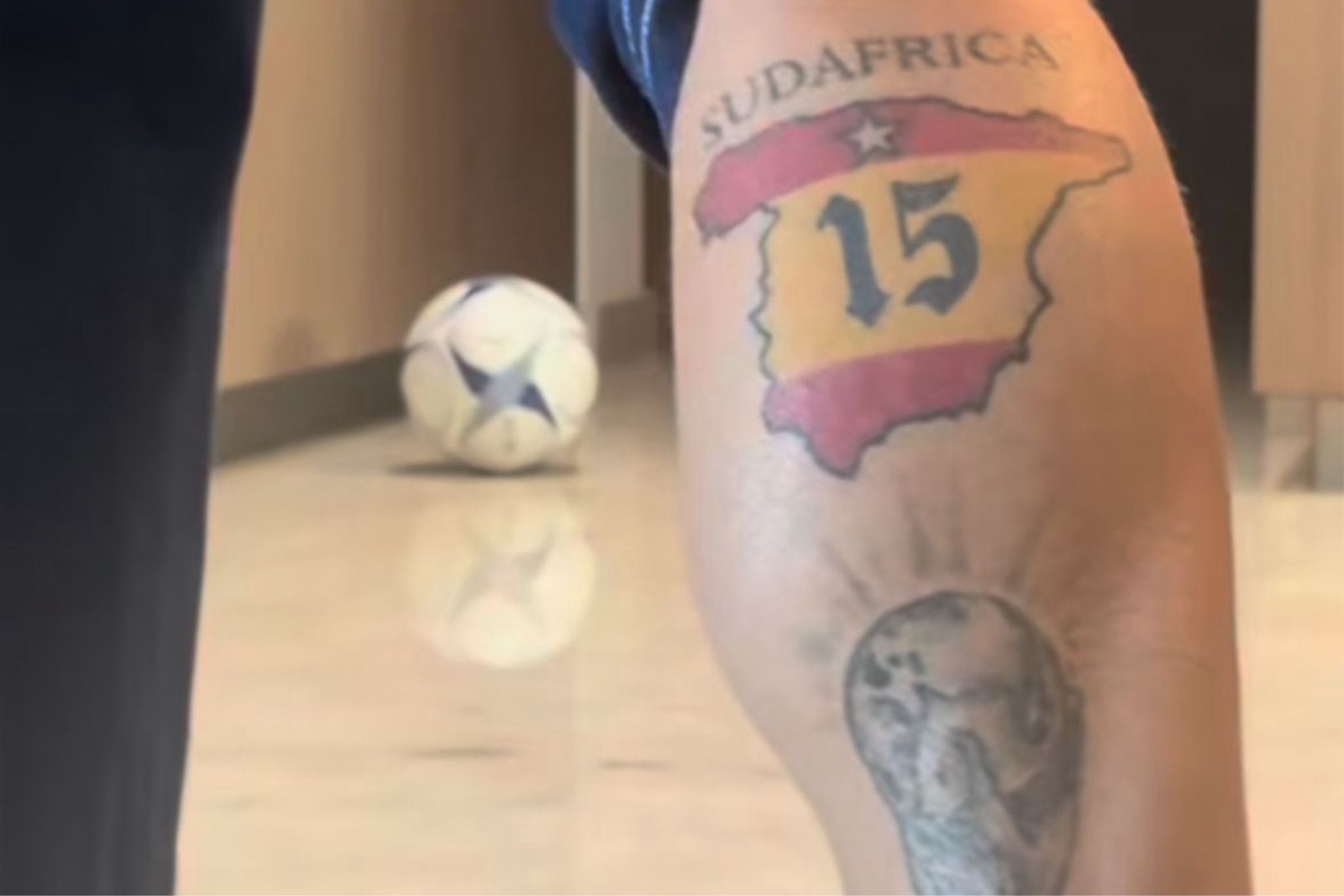 El nuevo tatuaje de Sergio Ramos en honor al aniversario del Mundial de ...