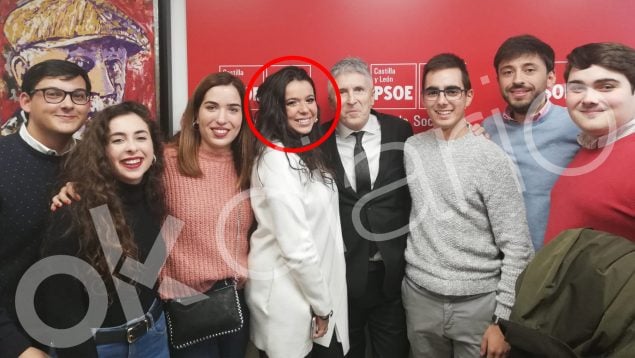 La foto de Sarah Santaolalla, la analista de TVE, como militante del PSOE