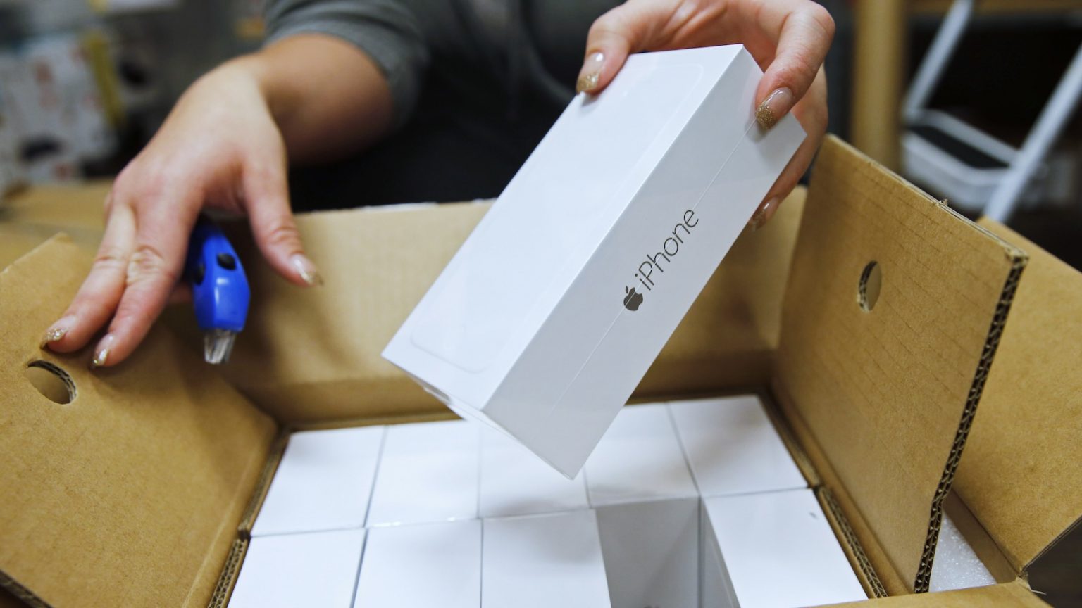 Esta es la razón por la que las cajas del iPhone tardan tanto en abrirse