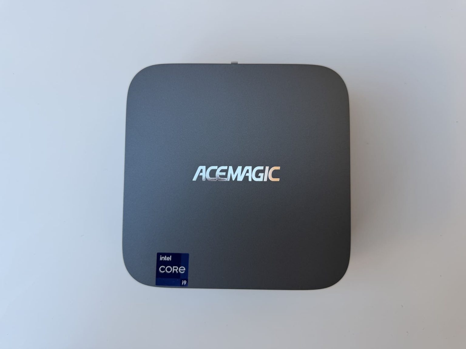 ACEMAGIC Matrix Mini M1, el mini PC compacto que he estado usando estos ...