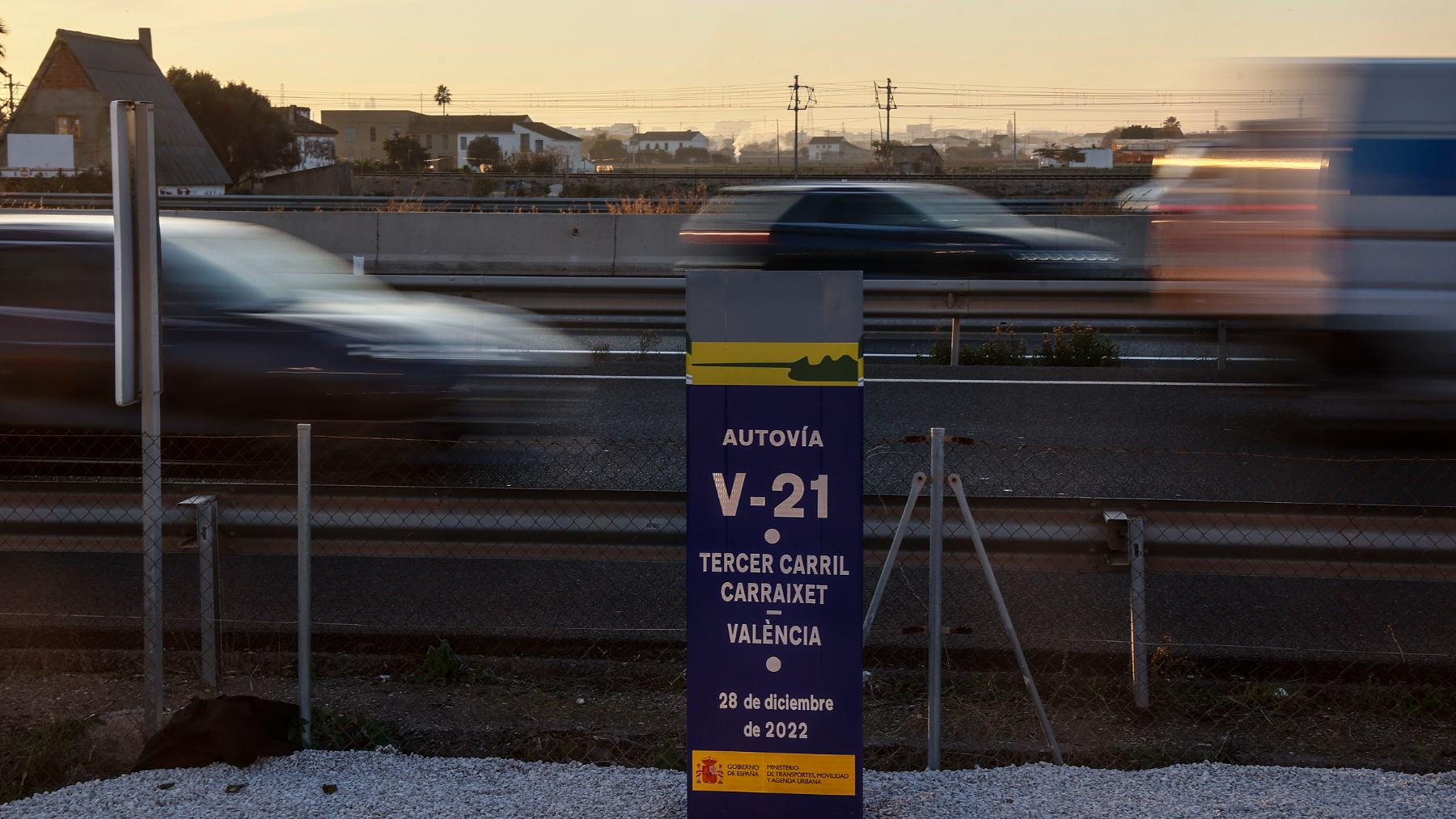 DGT: los vehículos eléctricos pierden prioridad en los carriles Bus VAO