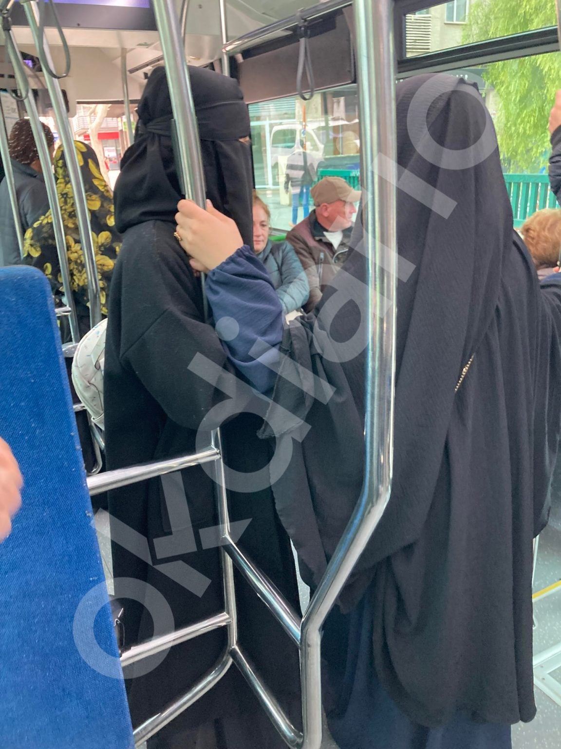 El burka que PP y Vox piden prohibir en Baleares ya campa a sus anchas ...