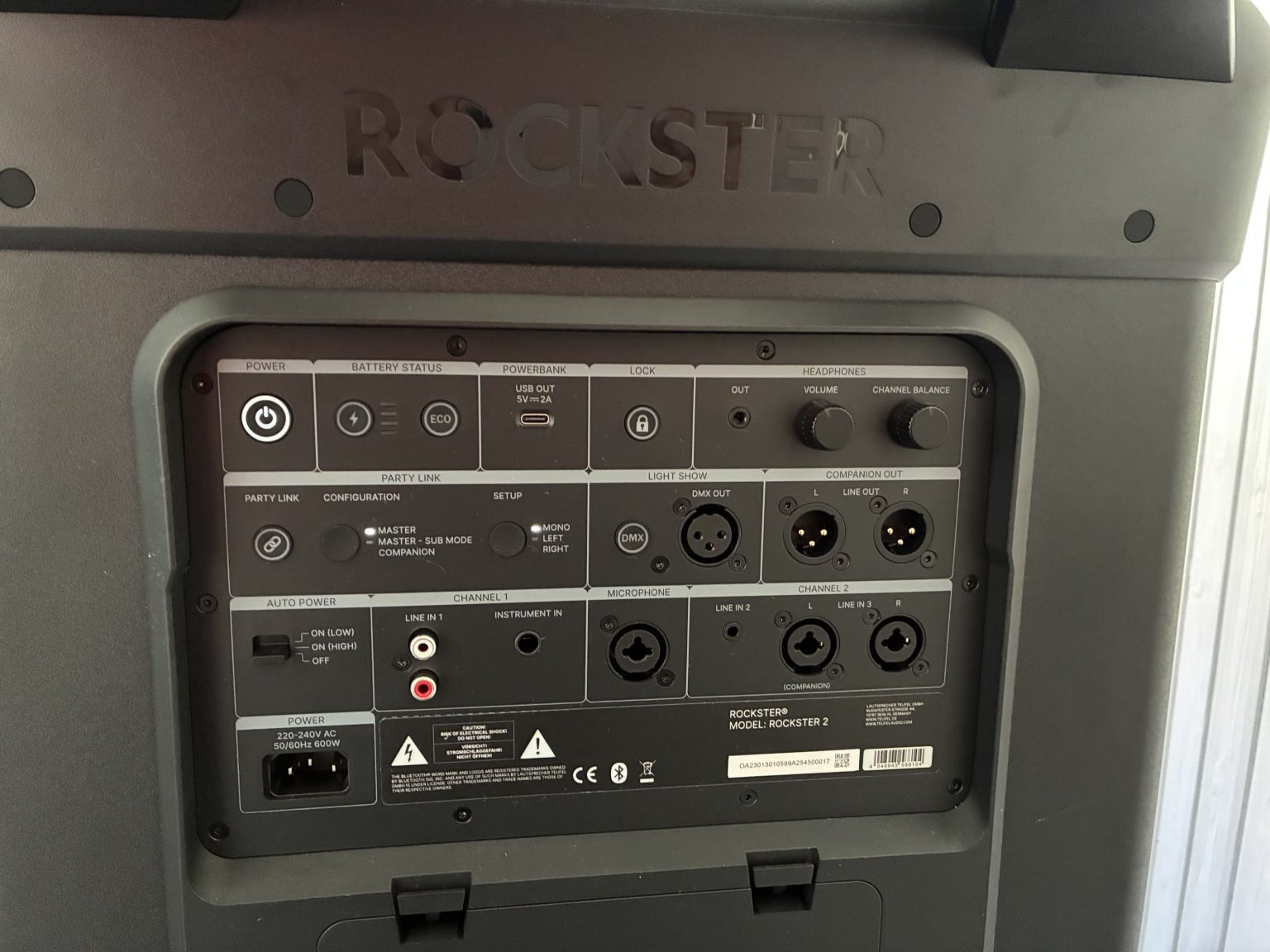 He probado el ROCKSTER 2: un altavoz de 44 kilos que es potencia bruta ...