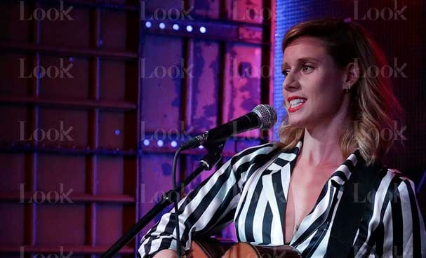 La actriz Manuela Vellés se lanza a los escenarios como cantante