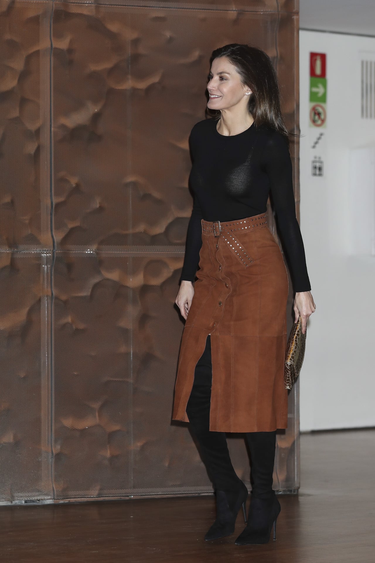 Letizia: La Reina confirma su idilio con Inditex con una falda de ...