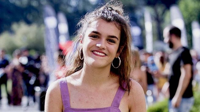 Amaia Romero canta "borracha" durante un concierto en el festival Warm ...