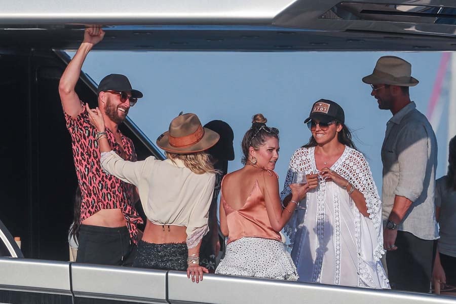 Elsa Pataky y su fiestón en Ibiza junto a Chris Hemsworth y Matt Damon