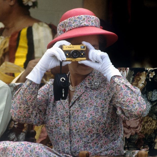 ¿Cómo era la Reina Isabel de joven? Sus imágenes más sorprendentes