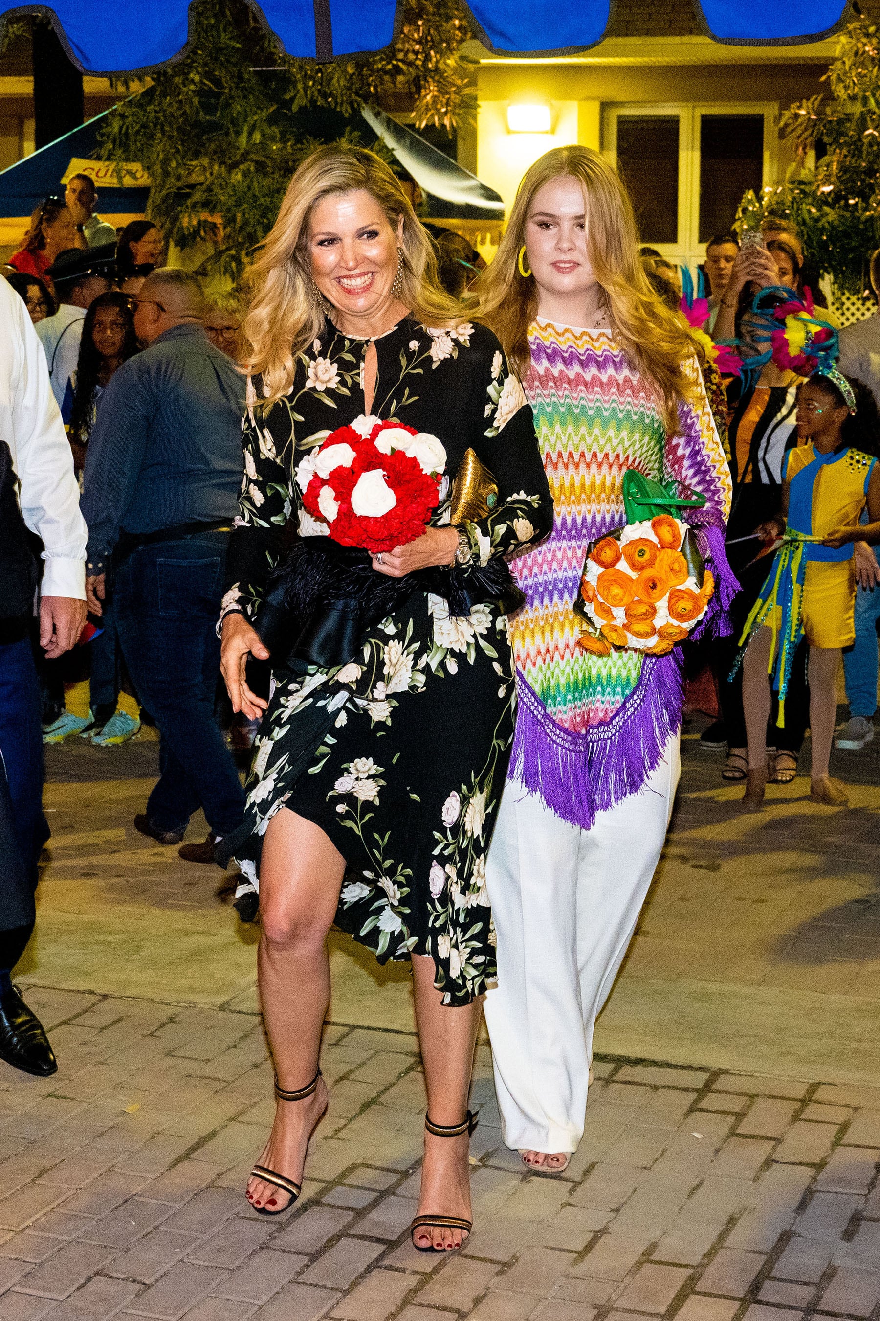 Máxima de Holanda conquista las calles de Aruba a ritmo de carnaval