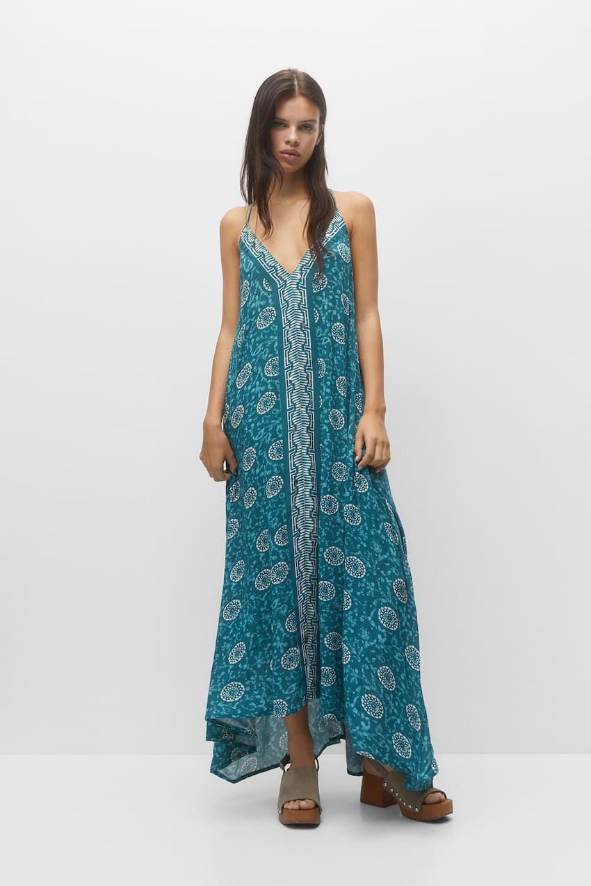El vestido étnico con la espalda más bonita lo tiene Pull&Bear y está ...