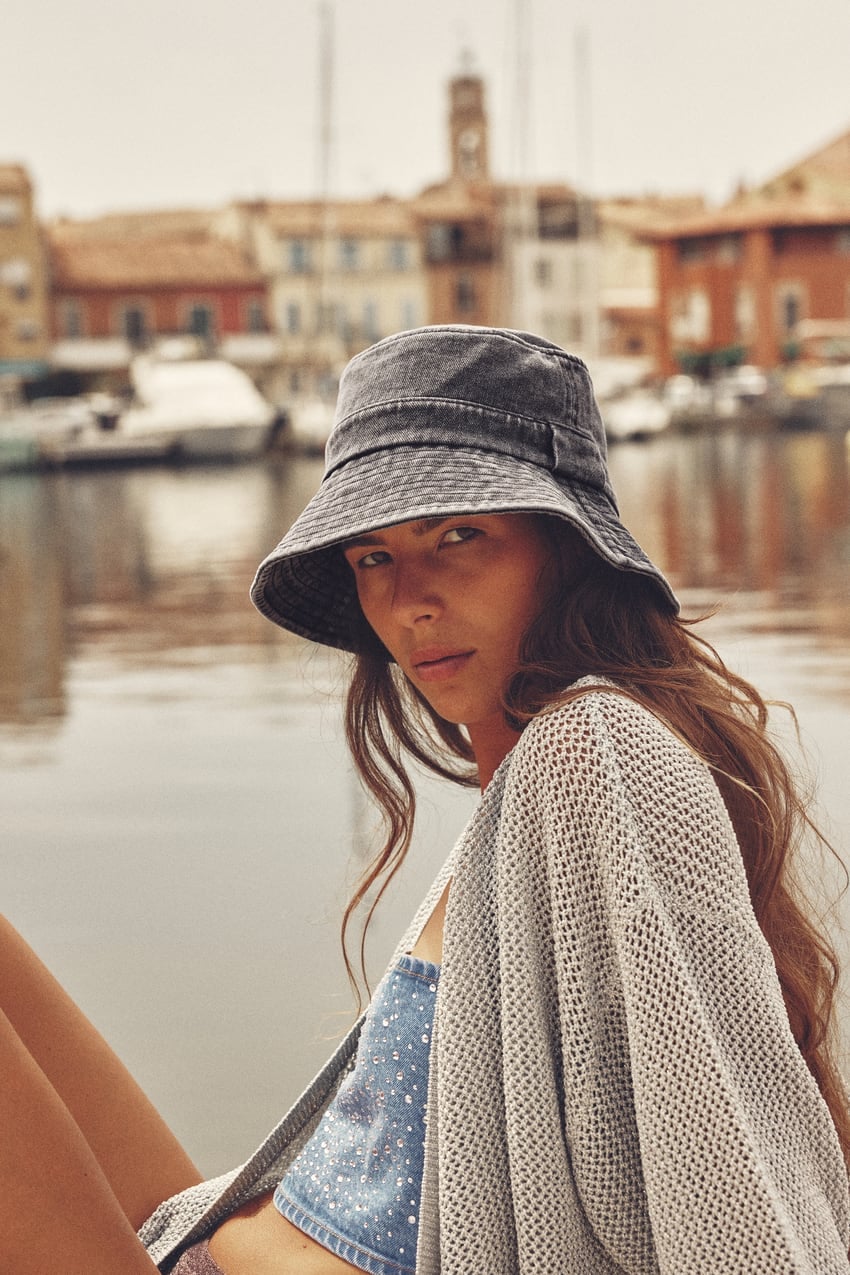 5 gorras que quedan bien a todas: únete al complemento de moda