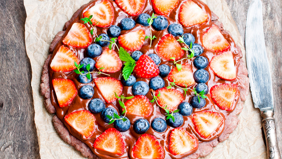 Receta de pizza de chocolate con el topping que se desee