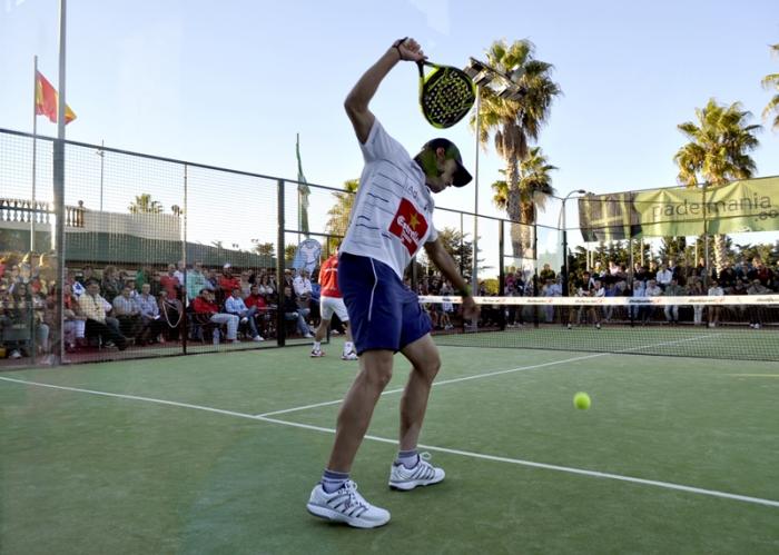 5 consejos para mejorar tu saque en pádel