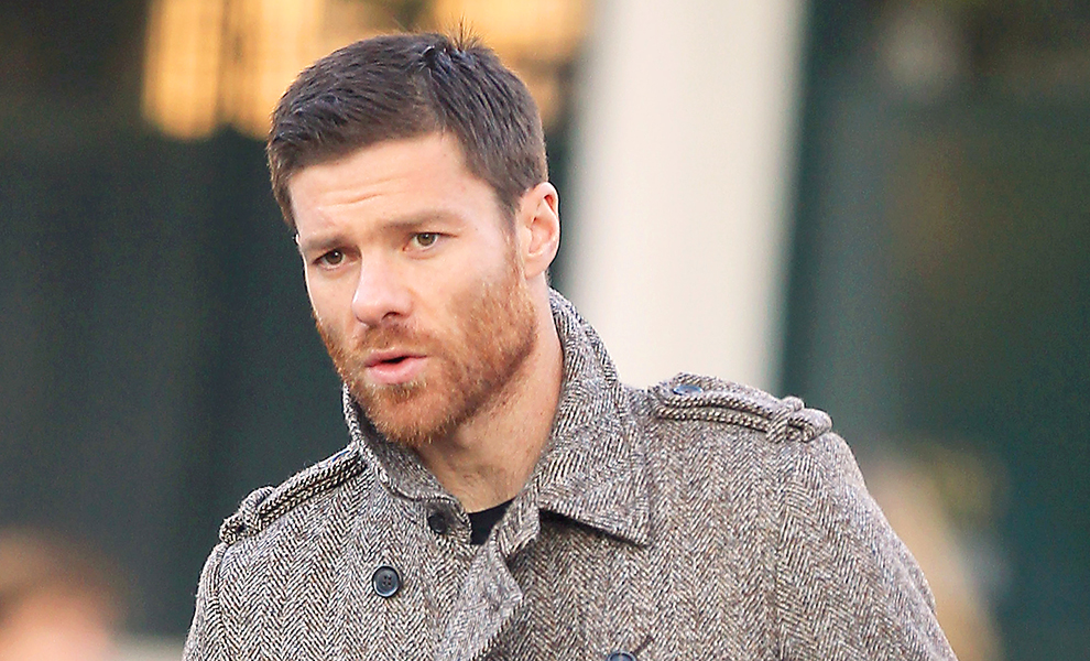 Xabi Alonso se retira: 12 imágenes que demuestra que se debería dedicar ...