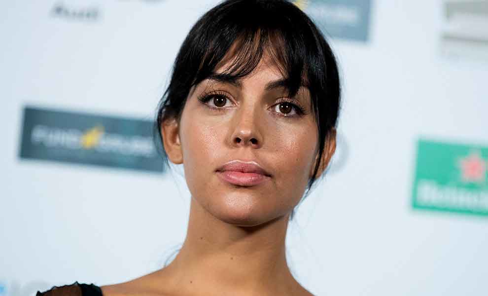 Georgina Rodríguez brilla como nunca con Balmain y en París