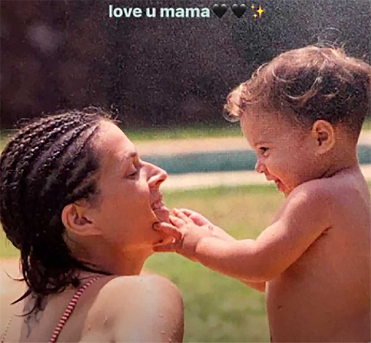 Instagram: Dora Postigo recuerda a su madre, Bimba Bosé, con su ...