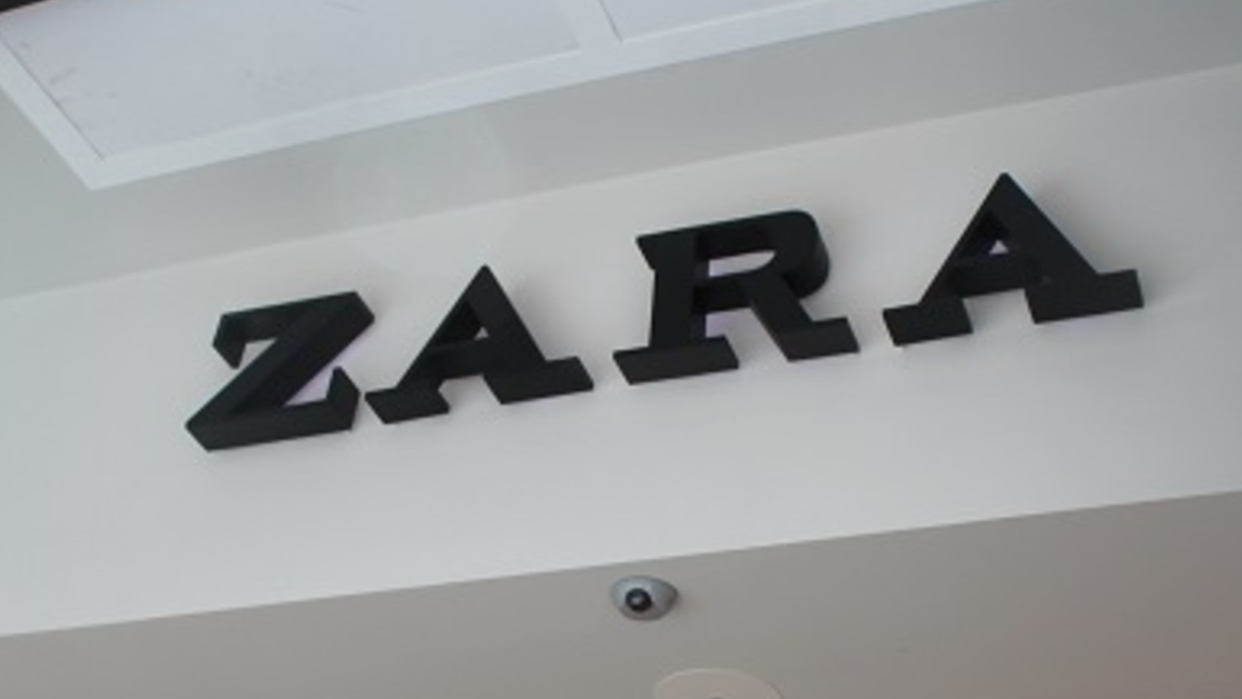 El look de infarto de Zara para este Año Nuevo al más estilo Freixenet