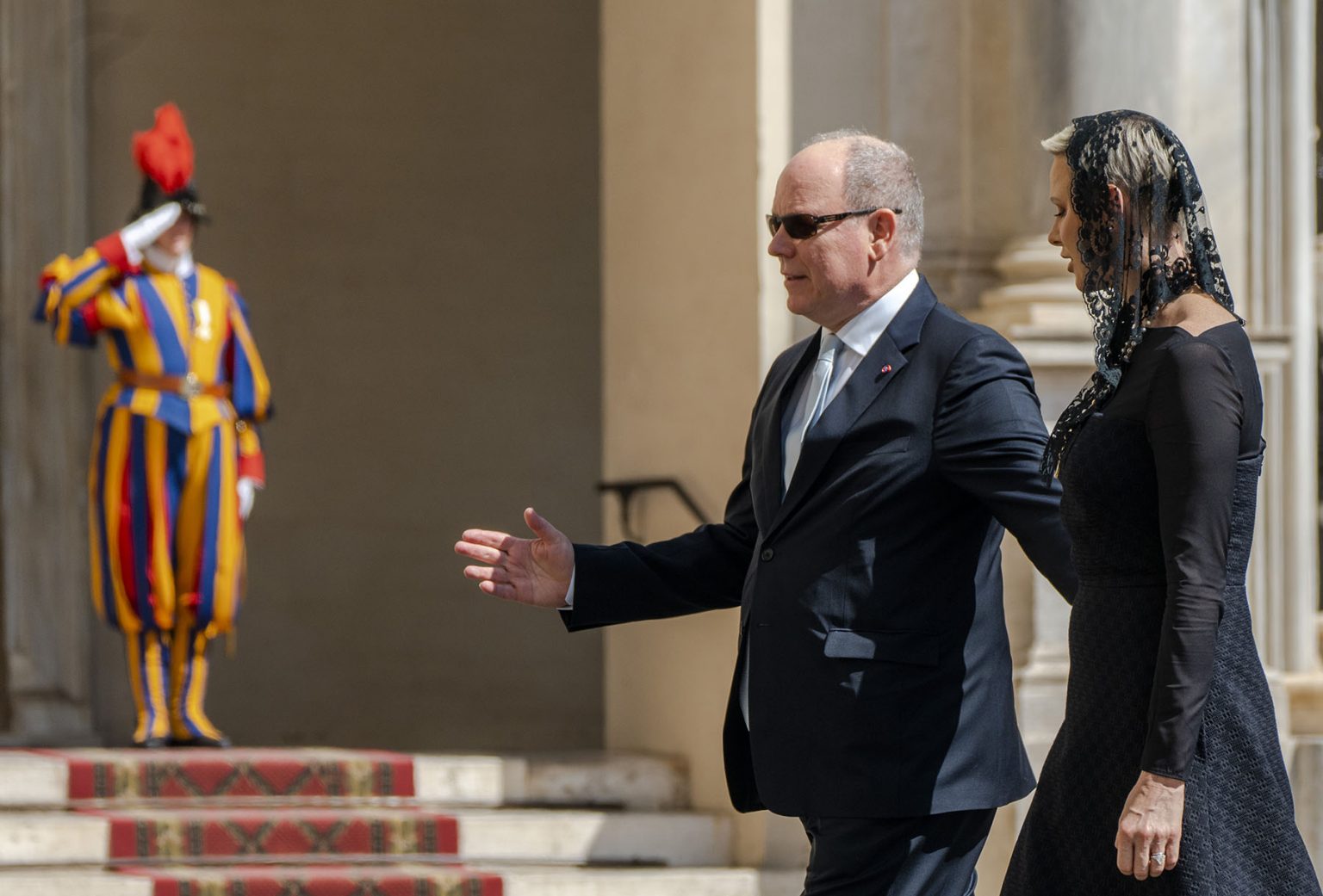 Charlene de Mónaco rompe moldes en el Vaticano