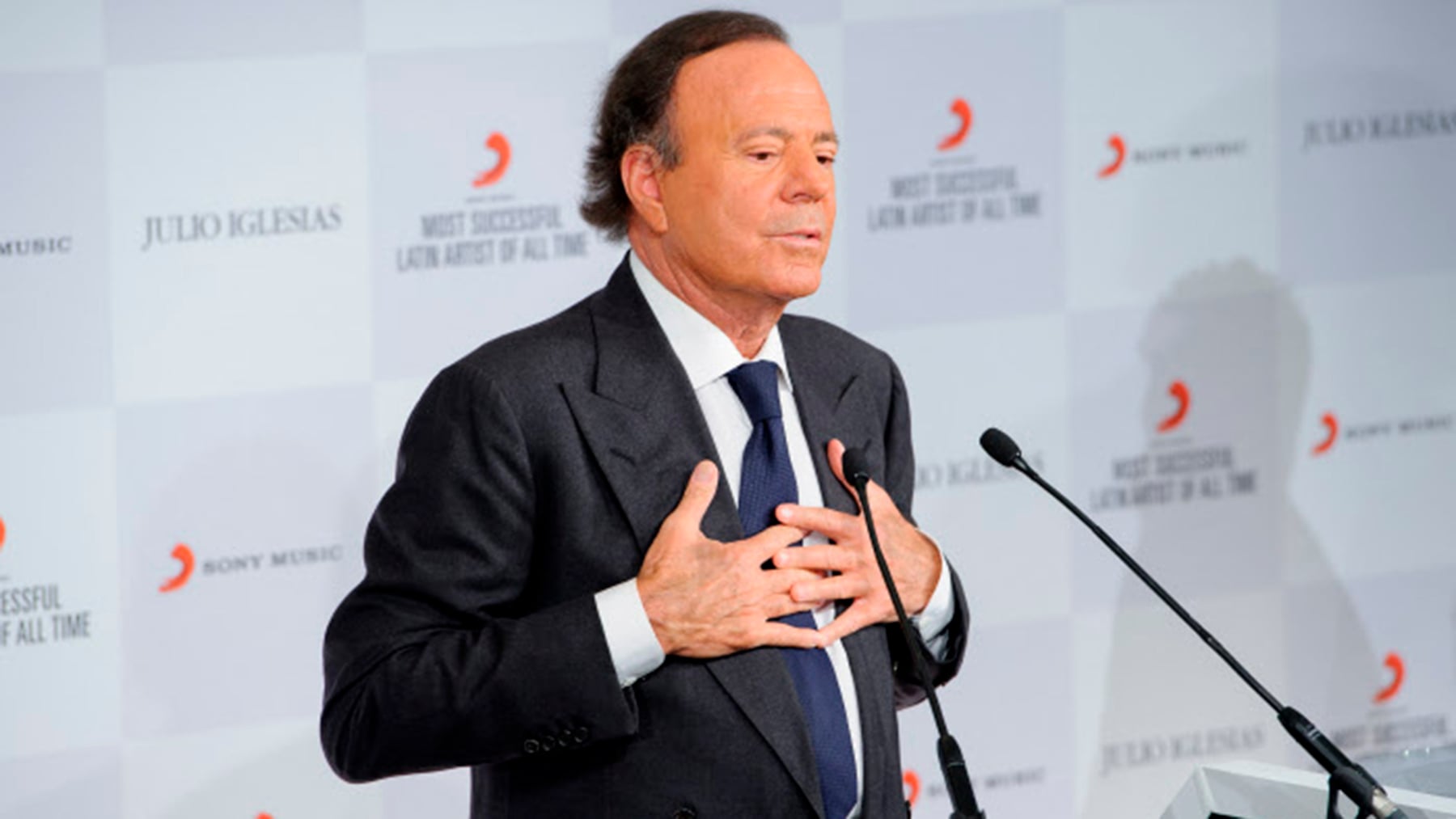 Julio Iglesias reaparece para mandar un triste mensaje sobre la muerte ...