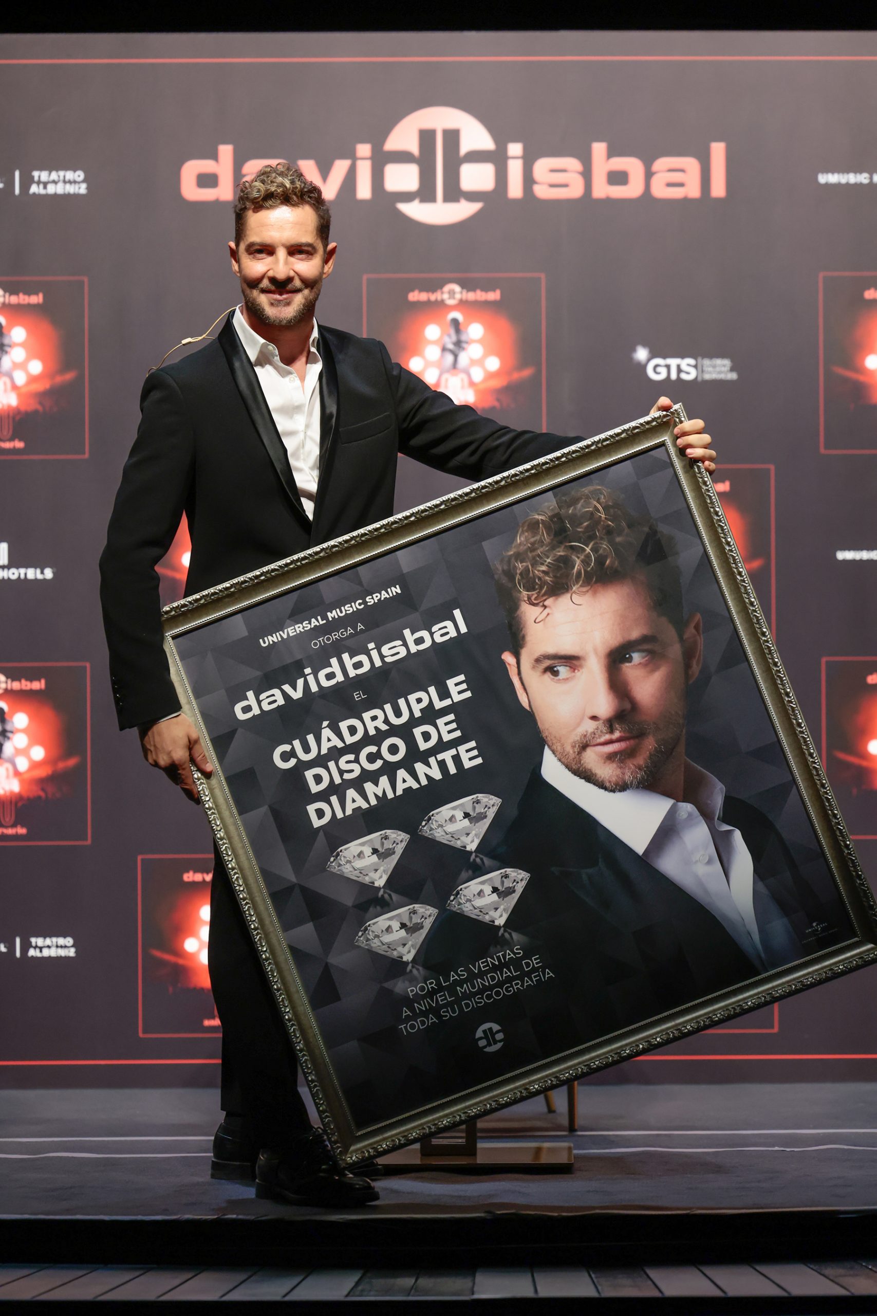 David Bisbal se rompe al recordar a una importante persona de su vida