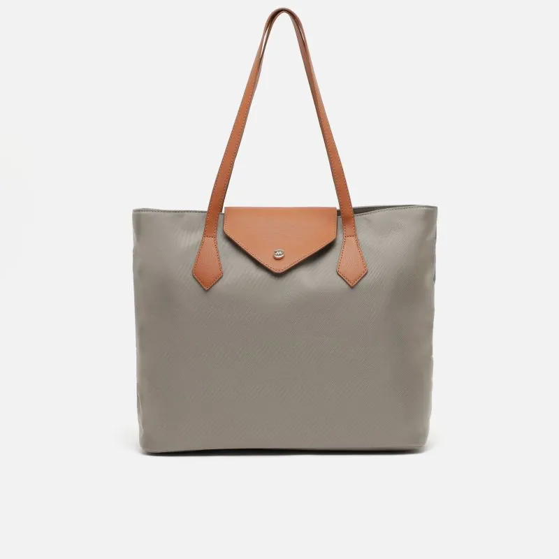 En Misako se vuelven locos y clonan el bolso más mítico de Longchamp