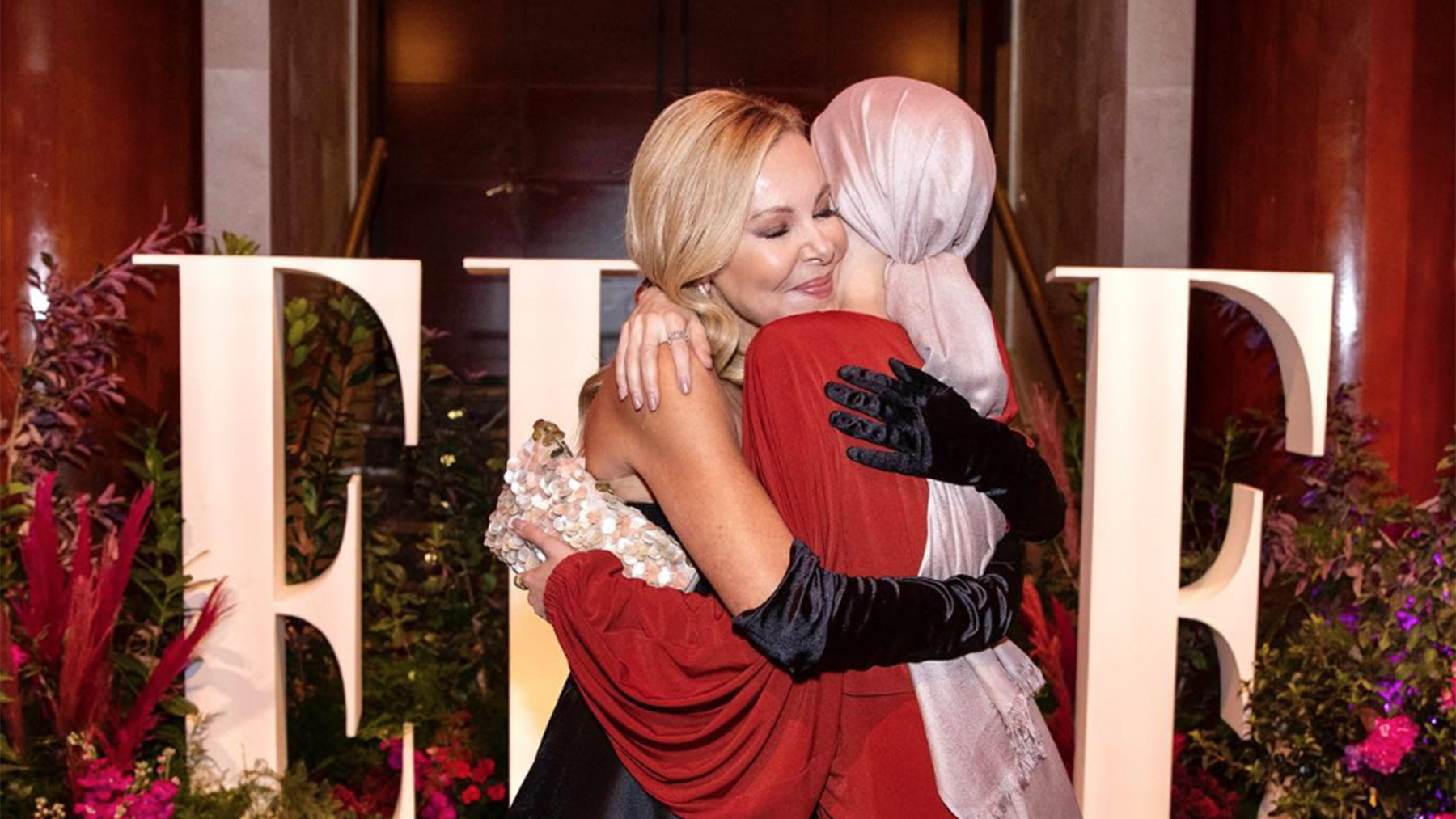 Las famosas se vuelcan con Elena Huelva en su lucha contra el cáncer