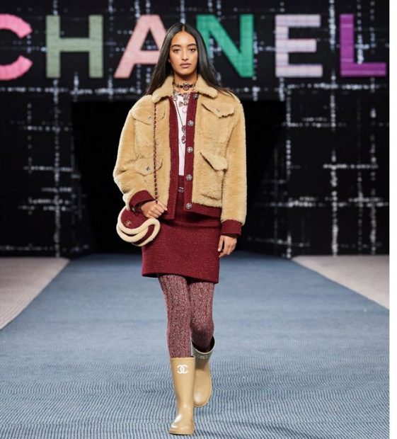Las nuevas botas de agua de Chanel enloquecen a medio Instagram y ya ...
