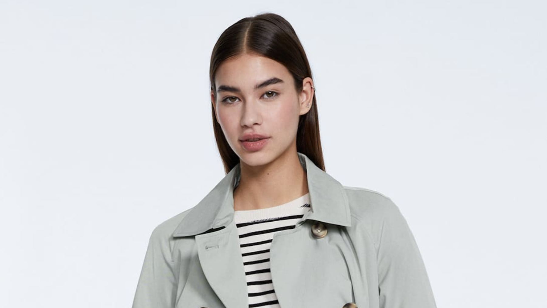 La gabardina que nunca pasará de moda y que cuesta menos de 40 euros