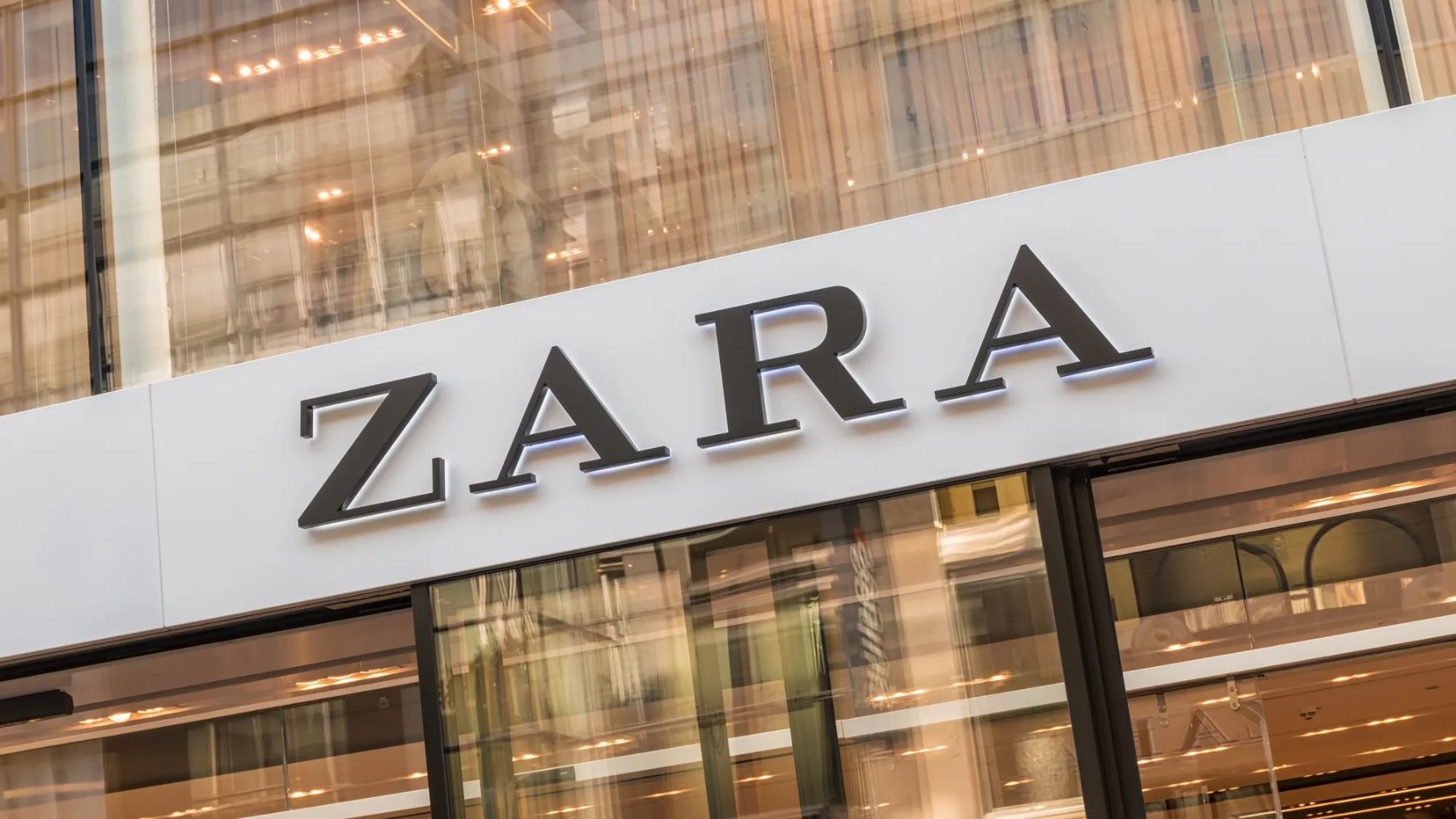 Elegante y barata: así es la nueva camisa de Zara que está siendo éxito ...