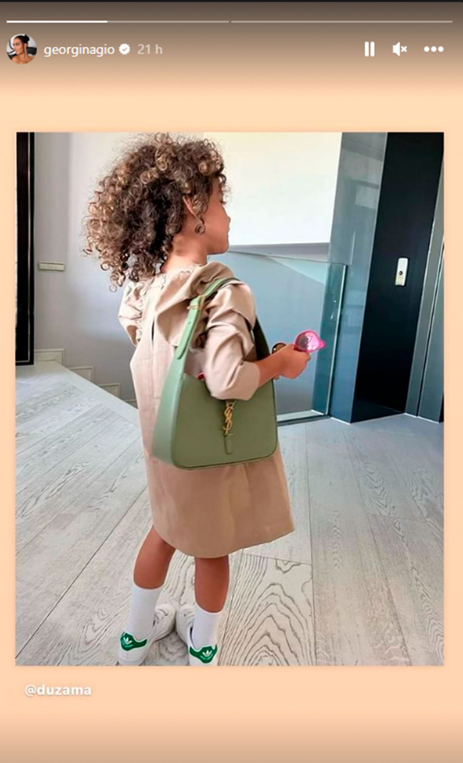El nuevo bolso de 2.000 euros de Alana, la hija de Georgina Rodríguez